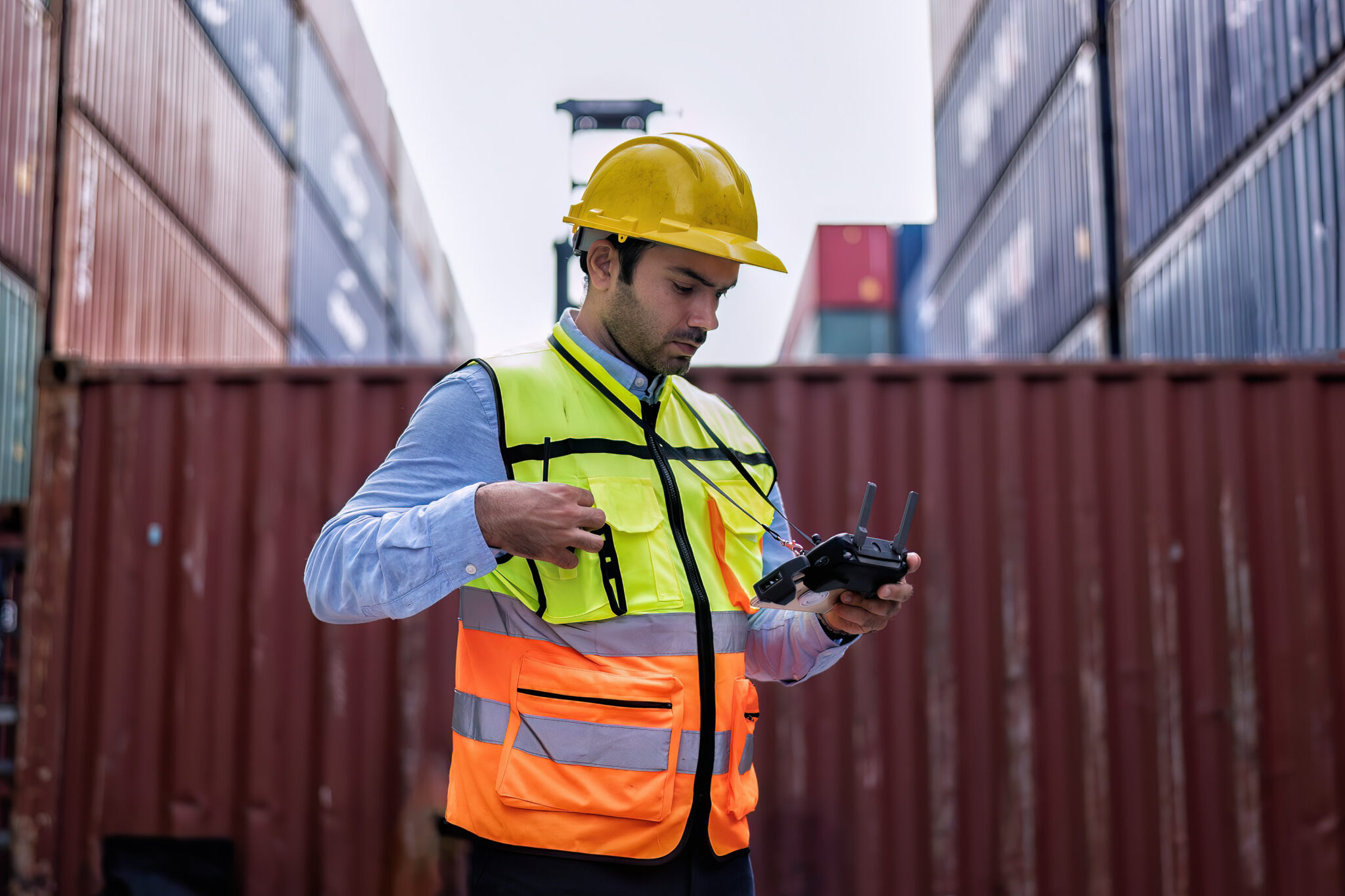 Understand the Differences Between In-house and Outsourced Logistics ...